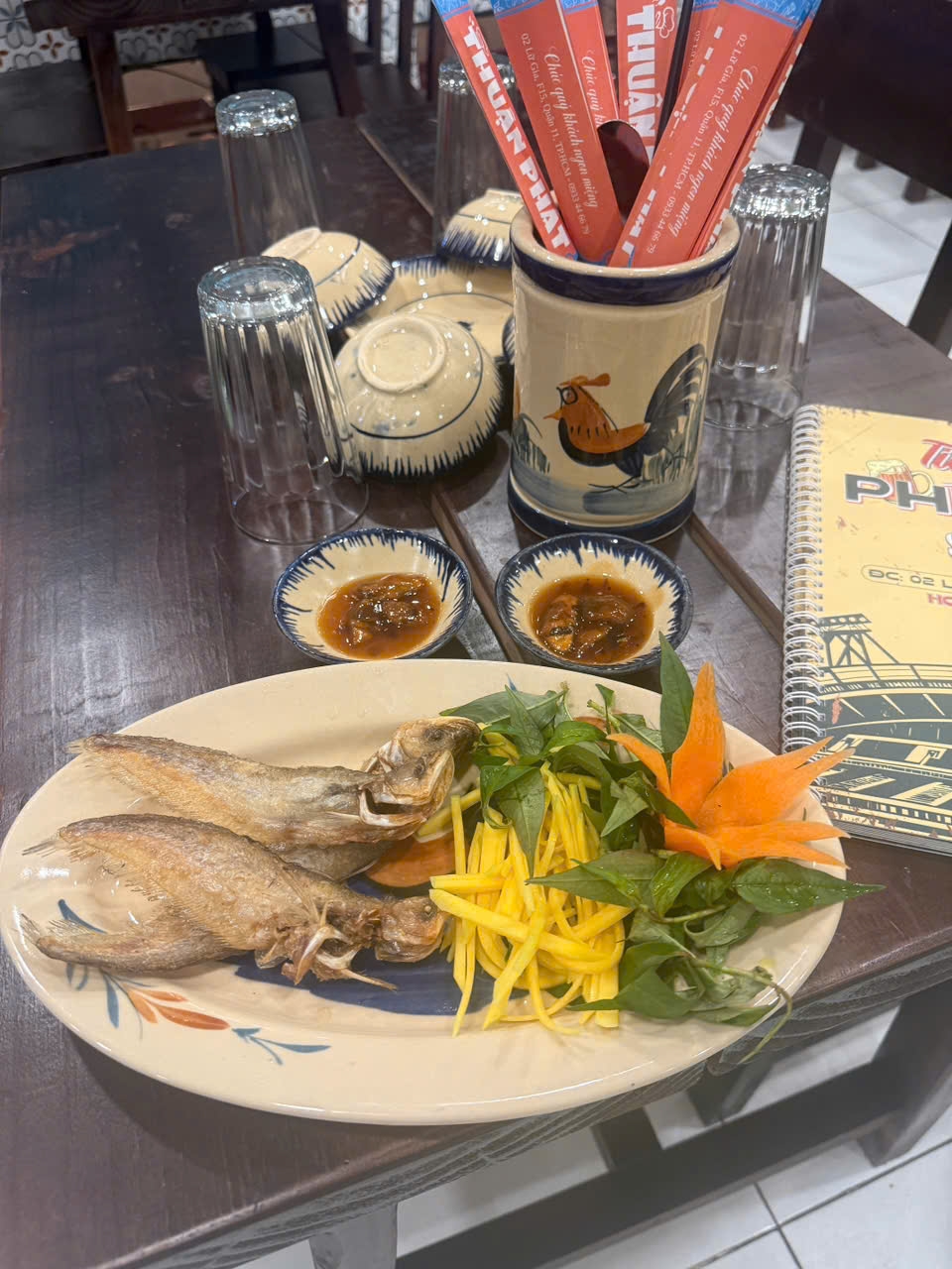 Khô cá trèn chiên giòn chấm mắm me